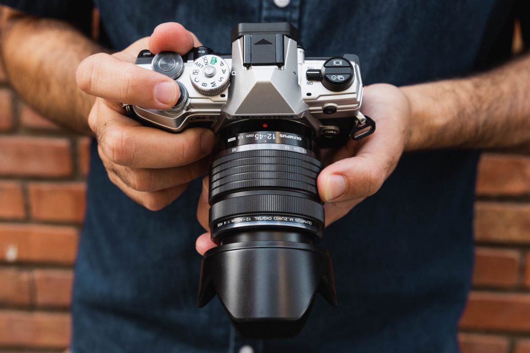 OM System OM-5: las claves de la (ligeramente) renovada Olympus E-M5 ...